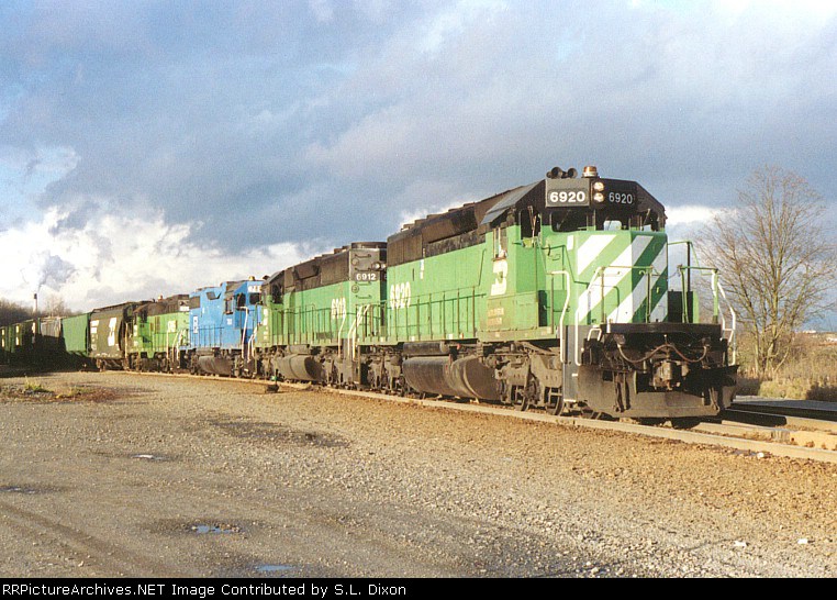 BN 6920-6912 @ Delta Yard